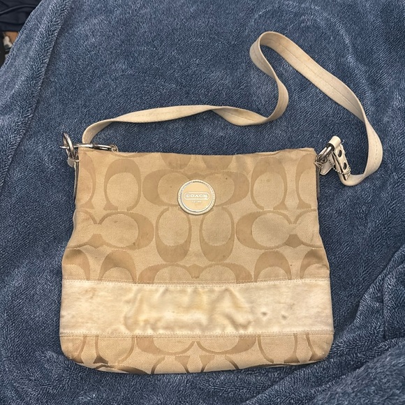 Coach | Bags | Coach Medium Size Signature Strap Crossbody Bag Used ...